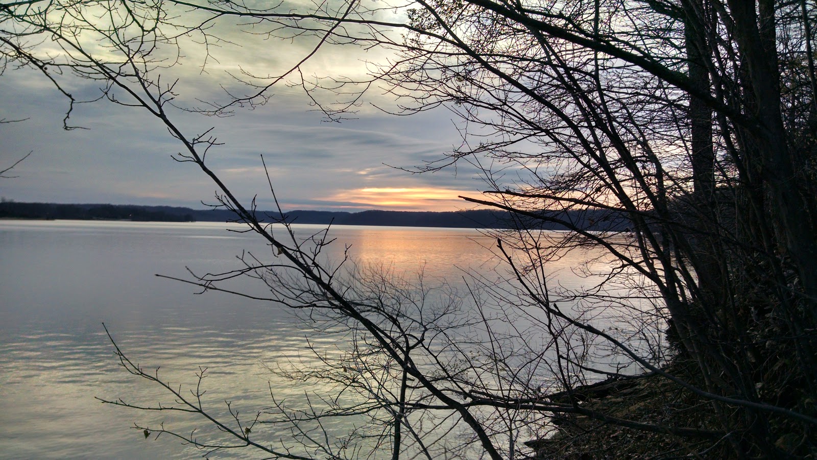 Bloomington, IN: Early Spring Sunrise at Lake Monroe - Explore This City