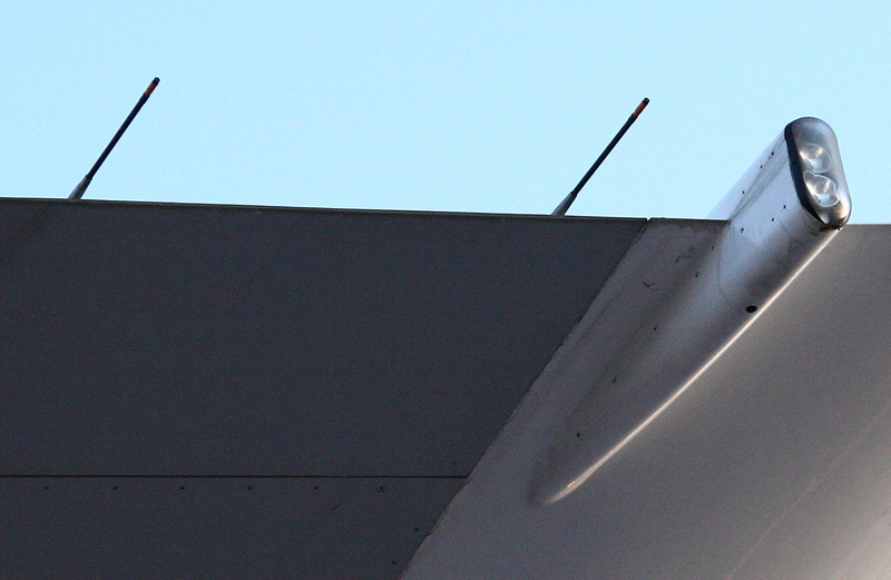 Funny Freast: Tendrils of lightning rods on airplanes