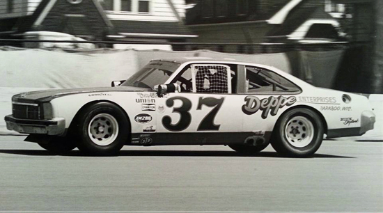 Midwest Racing Archives: 1977 - Watson’s Cool Helped Him Collect