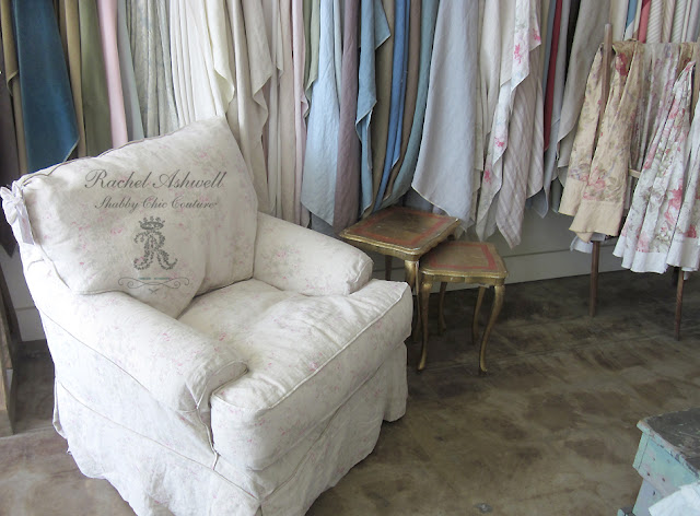 Casual Chic Comfort....: The Style I'm into shabby chic..