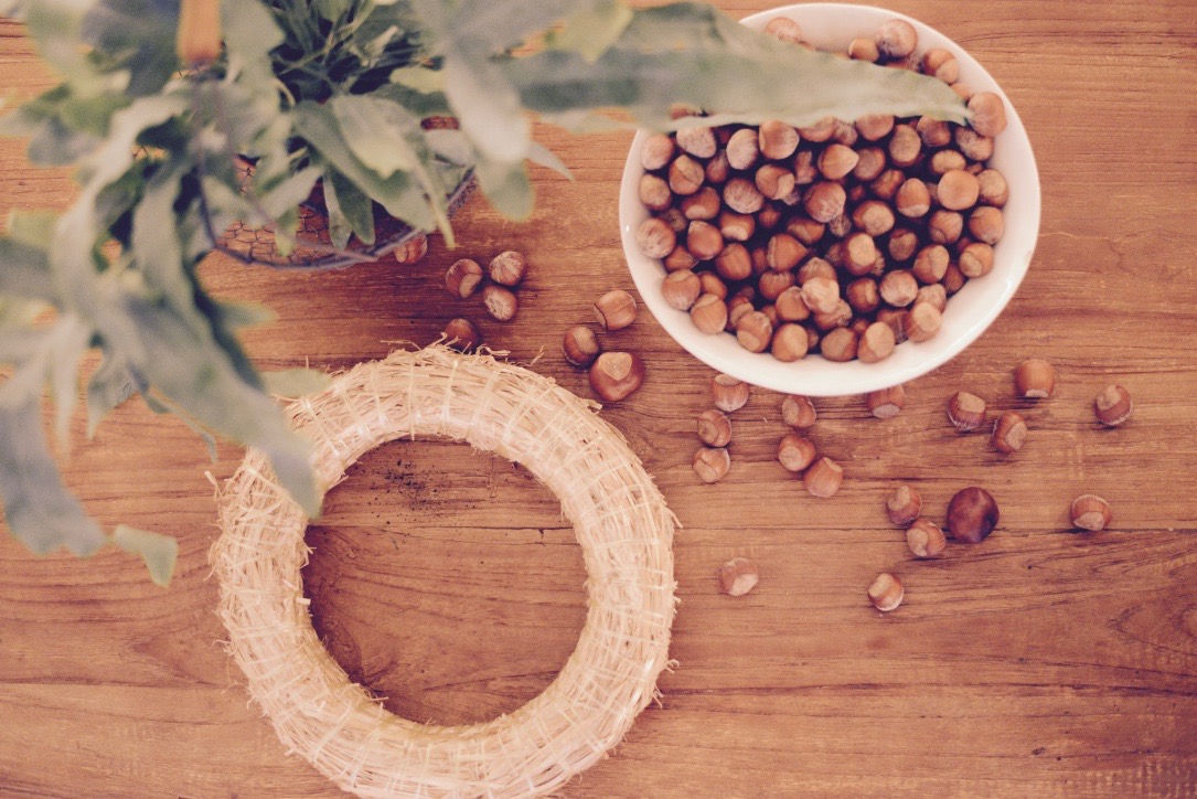 Made in Home: Natural Hazelnut Wreath :: A tutorial with BerlinBaby