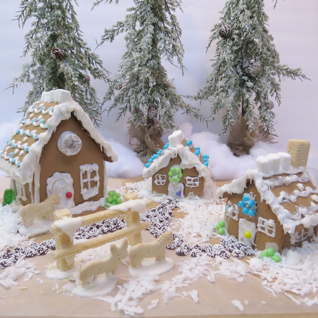 DesignsandEvents: The Joy of Gingerbread Houses