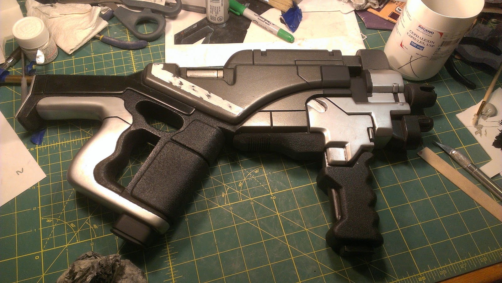 Weaselhammer Props: Mass Effect M-12 Locust SMG