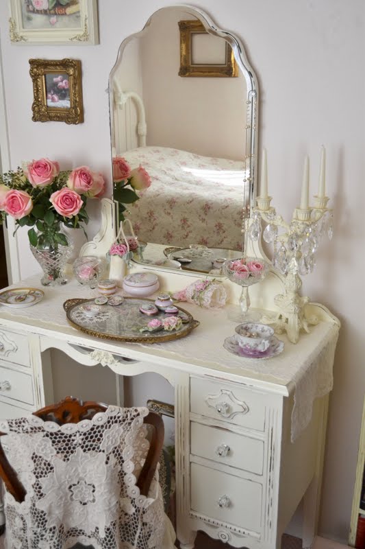 Jennelise: The Dressing Table