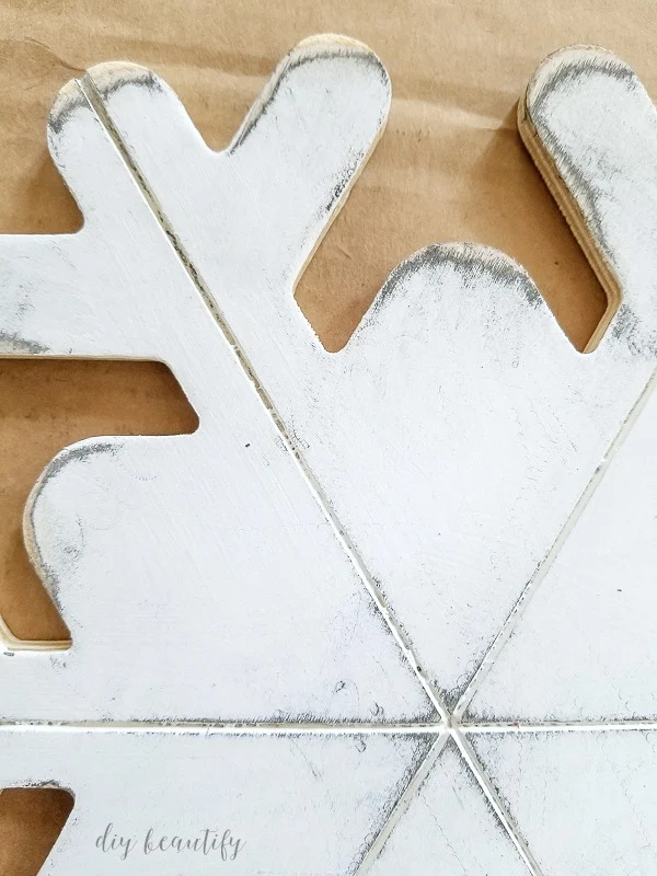 How to Make a $3 Farmhouse Tree Topper - DIY Beautify - Creating Beauty ...