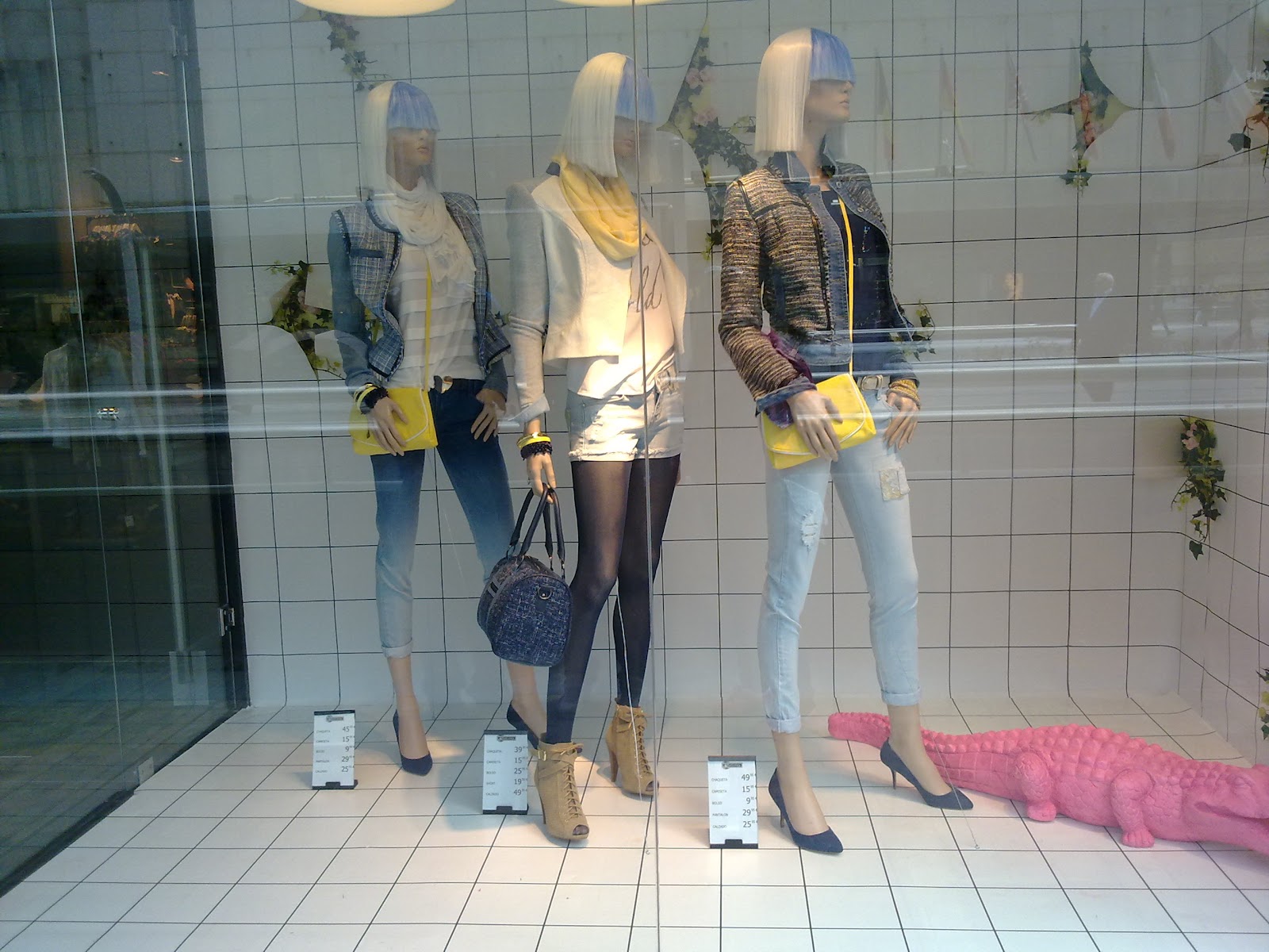 Moda y Belleza a la última: ESCAPARATES PRIMAVERA 2012