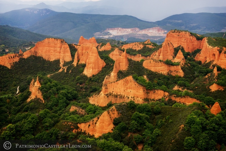 Historia y Arqueología: Las Médulas (León) a vista de dron