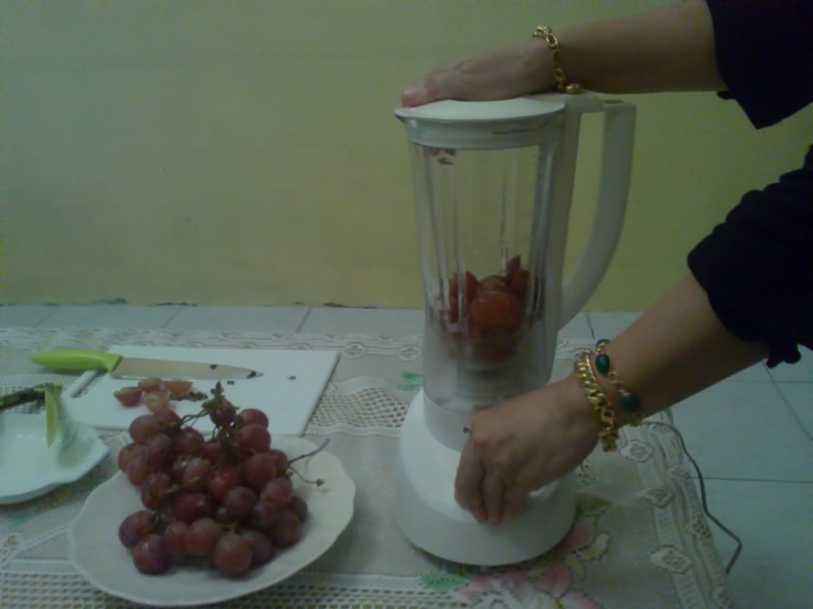 JUS ANGGUR: Cara-cara Membuat Jus Anggur
