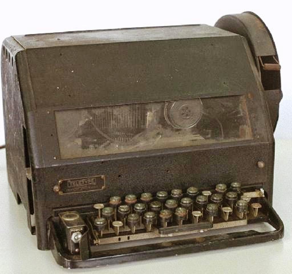 Taipei Signal Army: The Model 15 By Teletype Corporation: The Machine ...