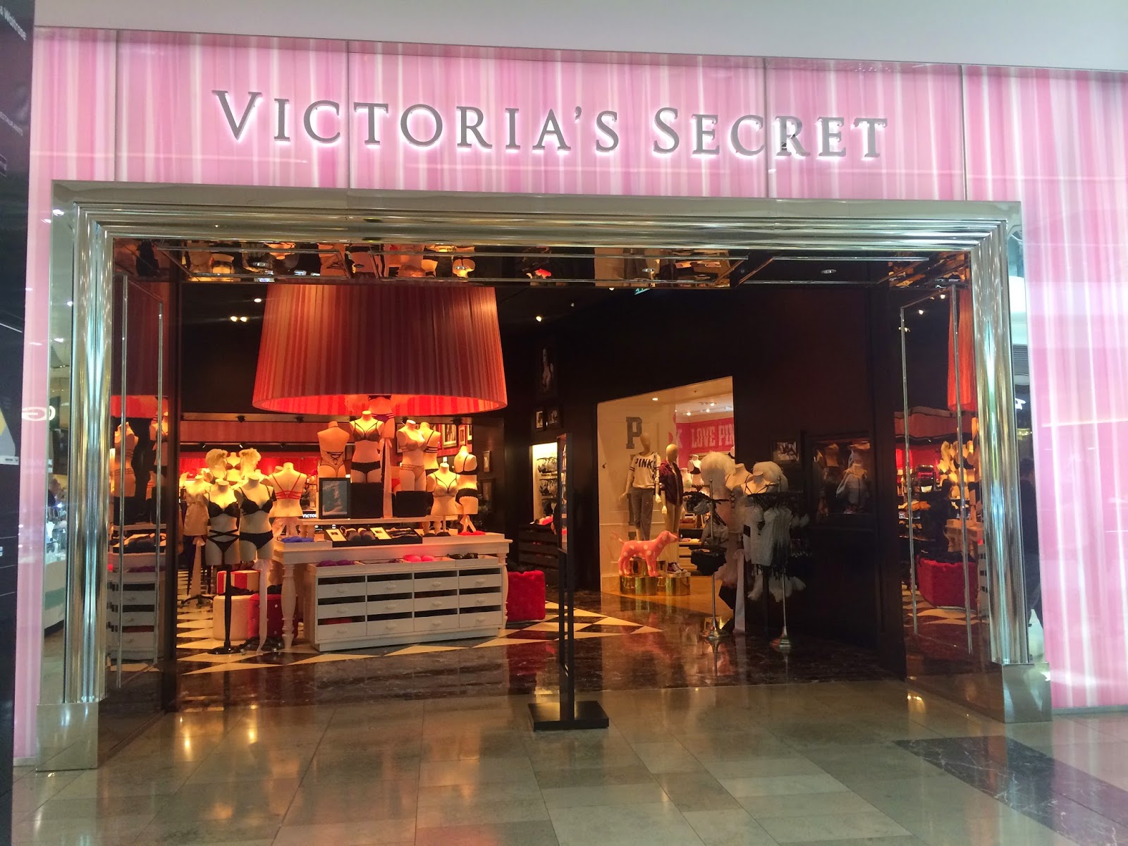 jessica marielle: Victoria's Secret London