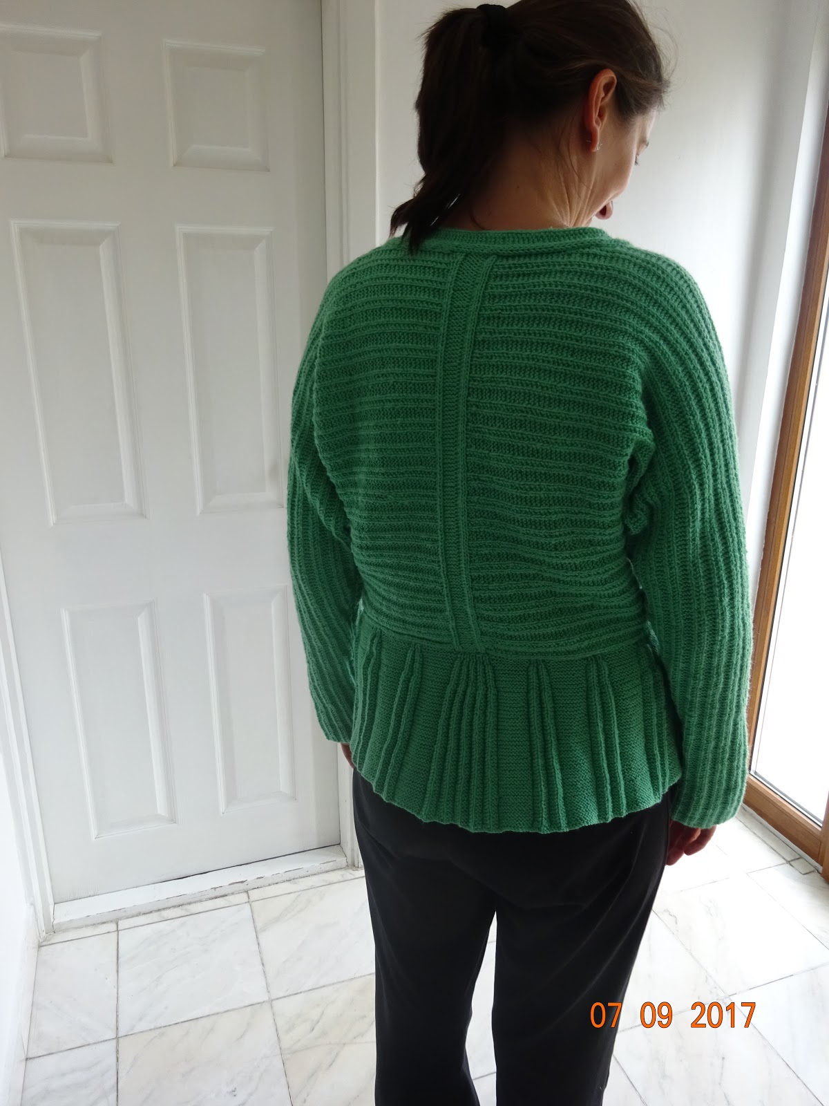 Sa invatam sa crosetam si sa tricotam: Plisse by Hanne Falkenberg