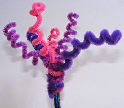 Pipe Cleaner Pencil Toppers | Munchkins and Mayhem