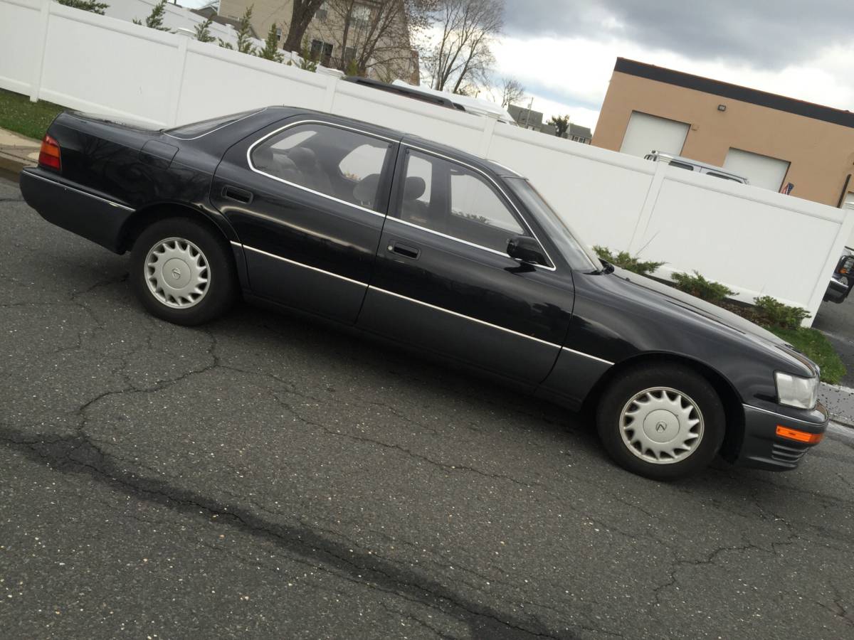 Toyota-Benz: 1990 Lexus LS400 - DailyTurismo