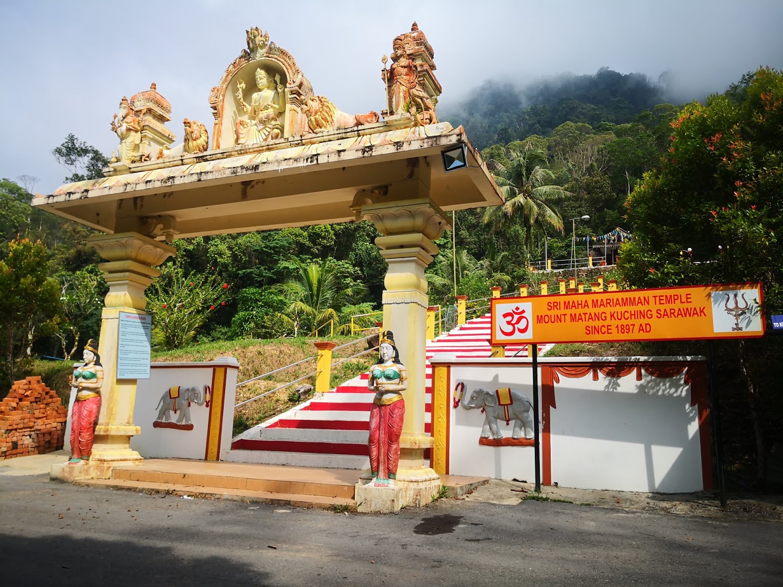 AZLAN RUMADI: HIKING KE KUIL SRI MAHA MARIAMMAN DI GUNUNG MATANG ...