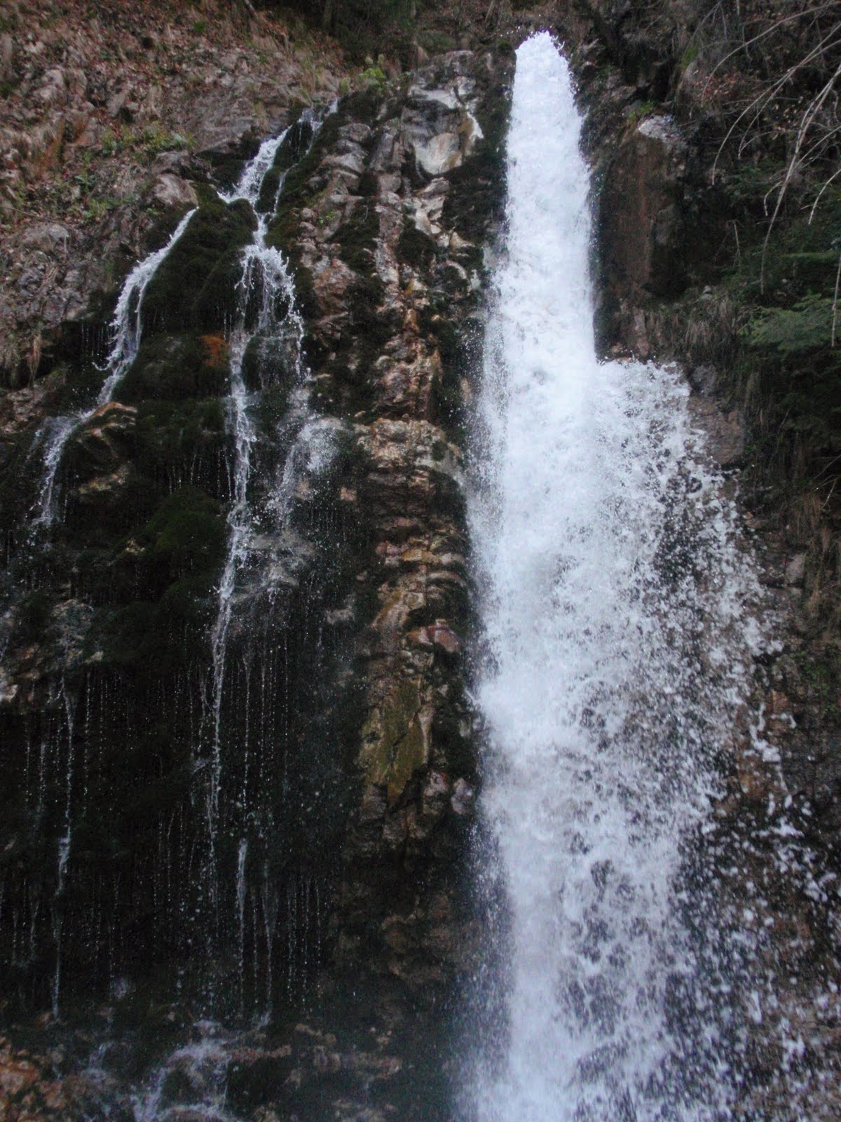 Haihui prin Lume : Cascada Urlatoarea