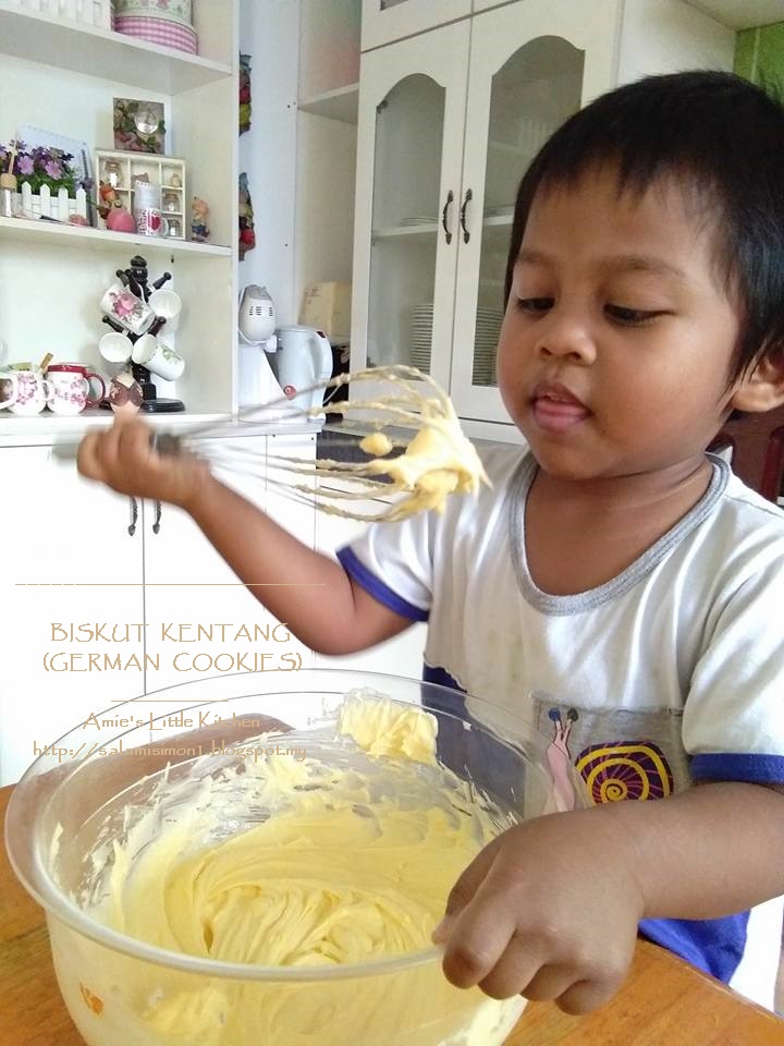 German Cookies (Biskut Kentang) - Amie's Little Kitchen