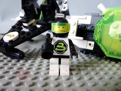 en-broc: Lego 6887 : Allied Avenger, Blacktron 2, 1991