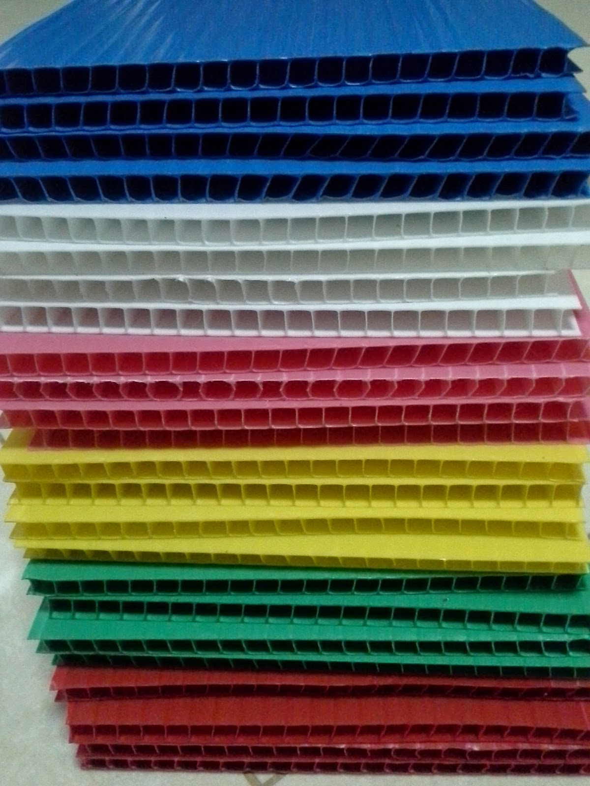 แผ่นพีพีบอร์ด Pp Board แผ่นพลาสติกลูกฟูก ขนาด ราคา ถูก ฟิวเจอร์บอร์ด