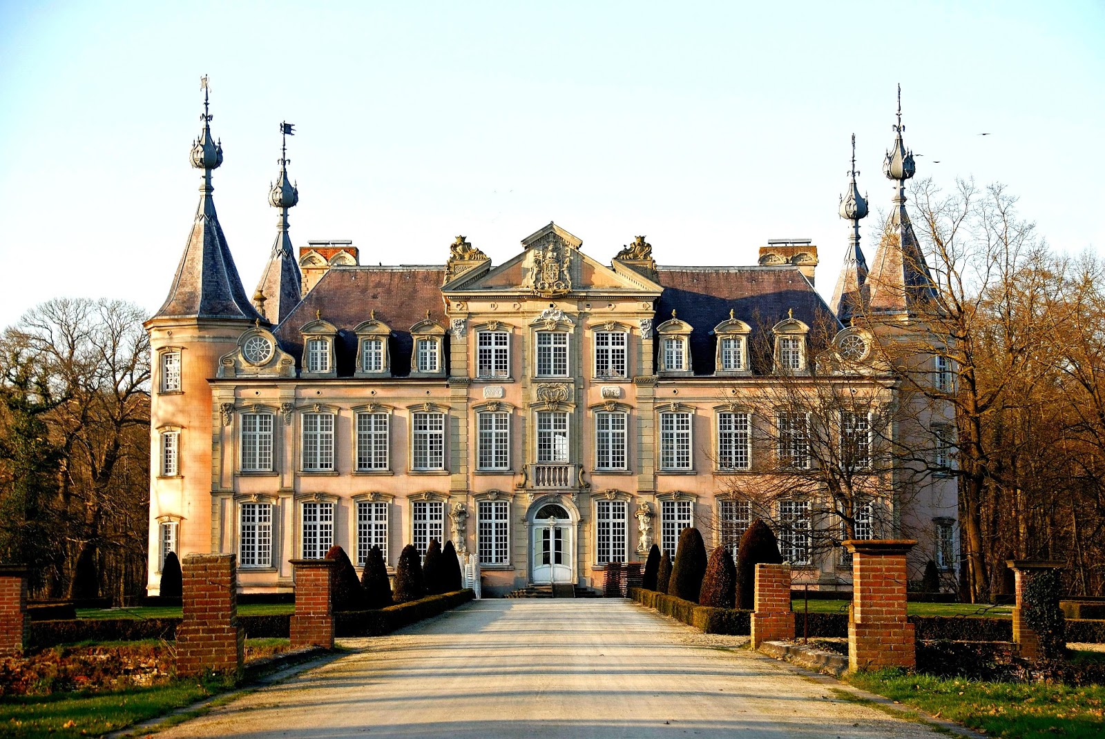 loveisspeed.......: Poeke Castle as Kasteel van Poeke is a castle near ...