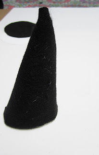 Sarah Ogren : A Felt Witch Hat Tutorial