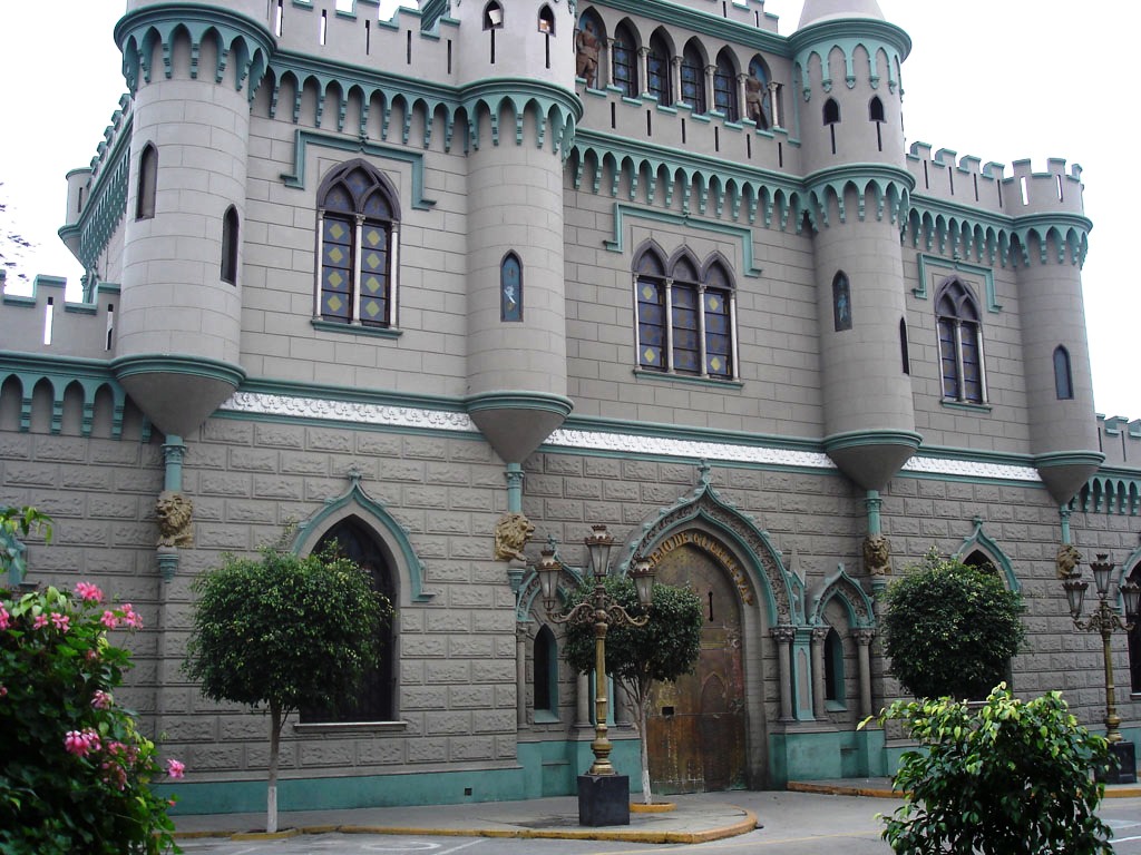 IMAGENES Y TEXTOS SELECTOS: LOS CASTILLOS DEL PERU - IV PARTE