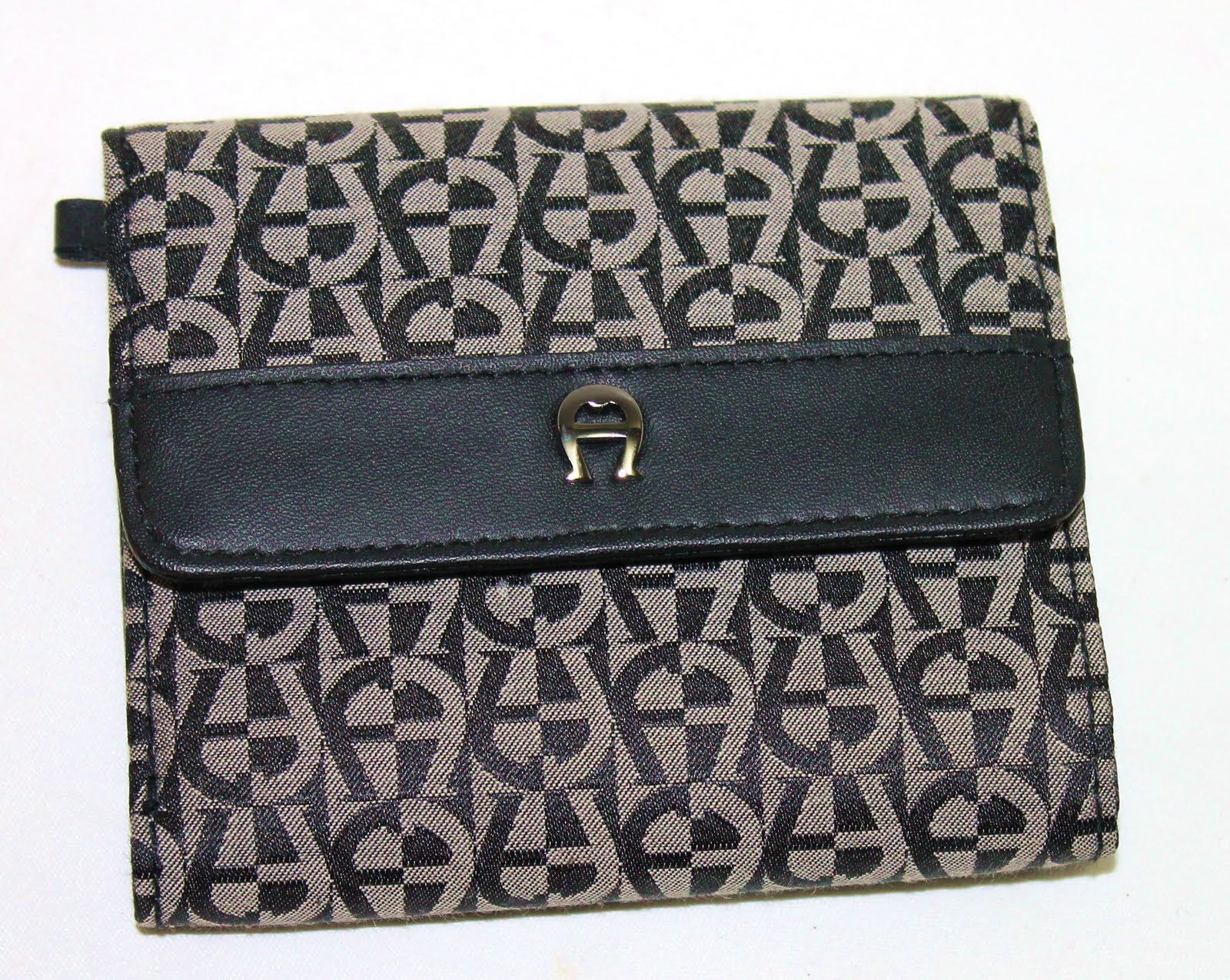 Boutique Malaysia: ETIENNE AIGNER MINI WALLET