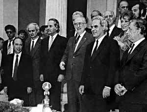 ΣΑΝ ΣΗΜΕΡΑ ΤΟ 1991 ΠΕΘΑΙΝΕΙ ΜΕΤΑ ΤΗΝ ΚΑΤΑΡΡΕΥΣΗ ΤΟΥ ΜΕΣΑ ΣΤΟ ΕΙΔΙΚΟ ...