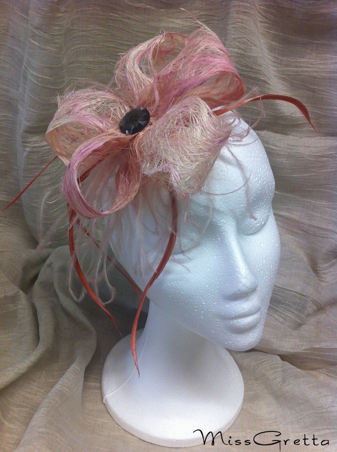 Miss Gretta Creations: Tocado Liz. Flor Rosa palo