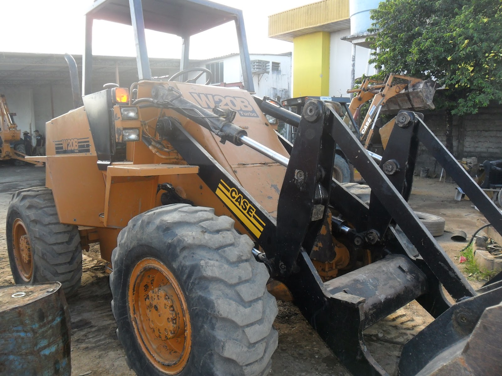 Multi Máquinas: Case Pá Carregadeira W20B 1991 R$ 90.000,00