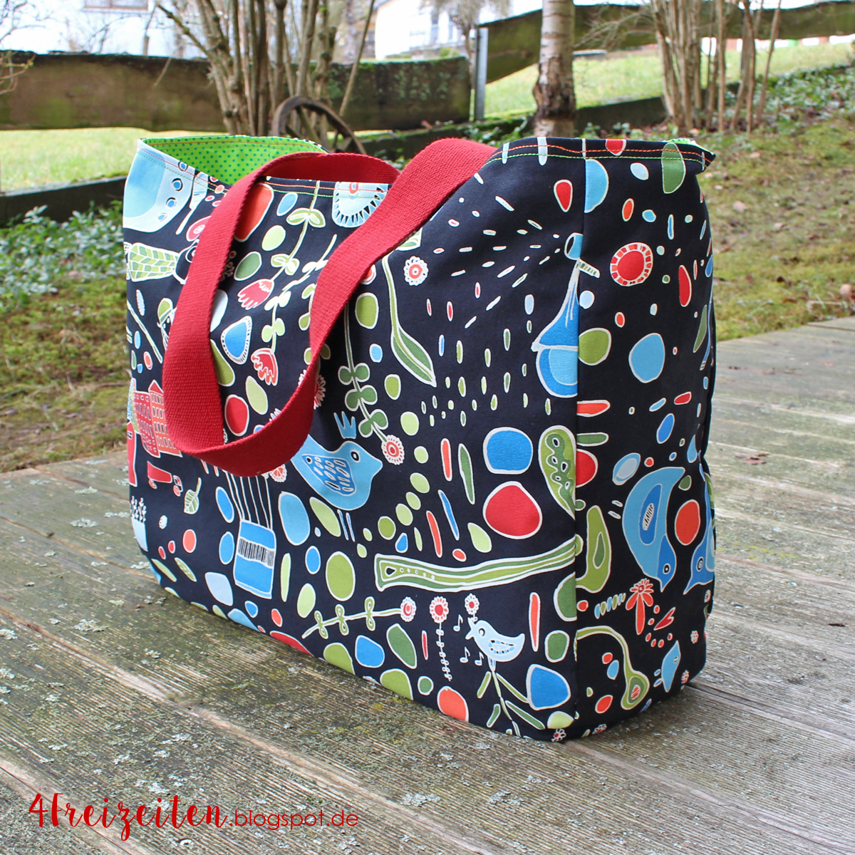4 Freizeiten: Eine große, bunte, ganz einfache Badetasche