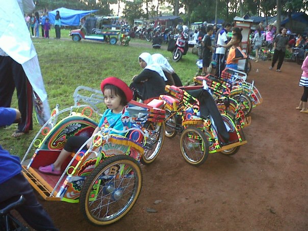 Penjual Becak Mini