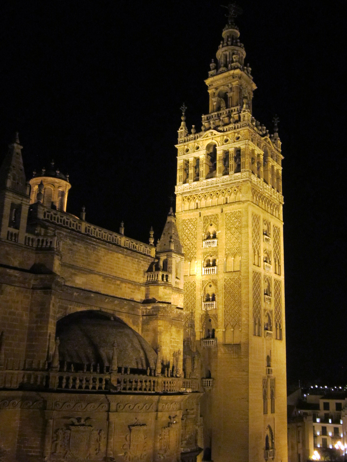 SEVILLA, VIDA Y LEYENDA: LA GIRALDA DE SEVILLA