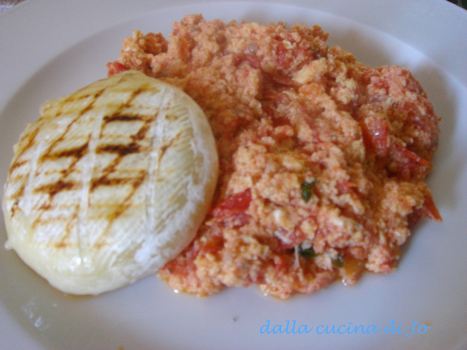 Tomini alla griglia con uova strapazzate al pomodoro da dalla cucina di ...