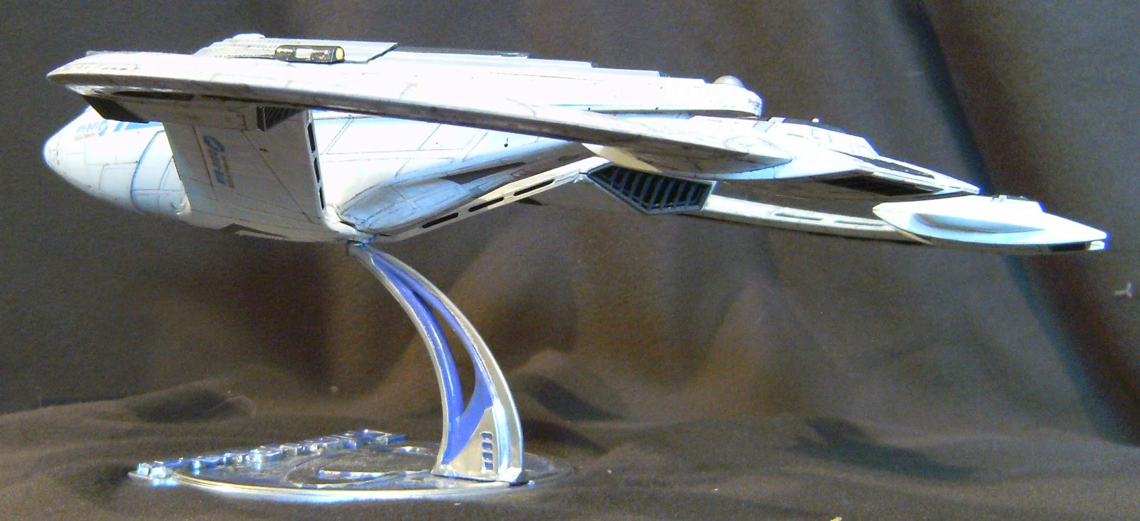 Happyscale-Modellbau: N.S.E.A. Protector (Galaxy Quest) - Pegasus Model ...