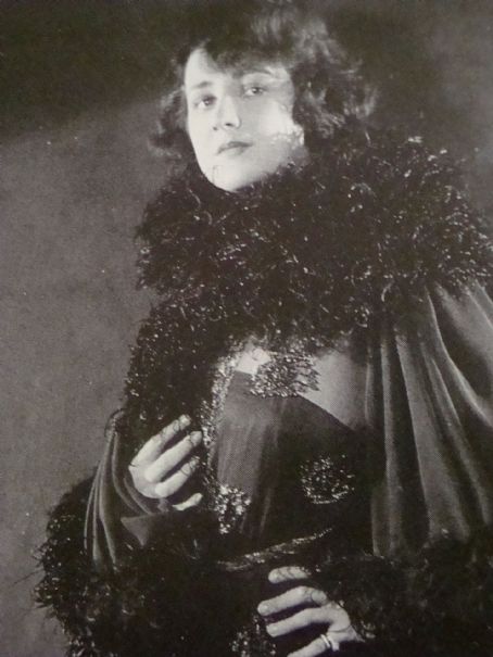 Silence is Platinum: Miss Jean Acker