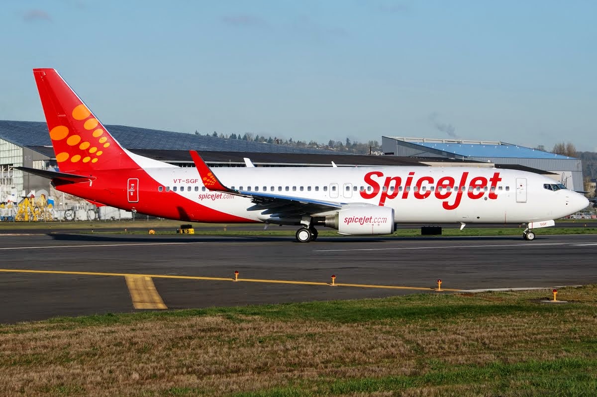 SpiceJet sets Low-fare race its offer half million seats