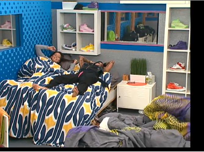 BBDish! Ya Gotta Have it!: Saturday Afternoon in the BB14 House