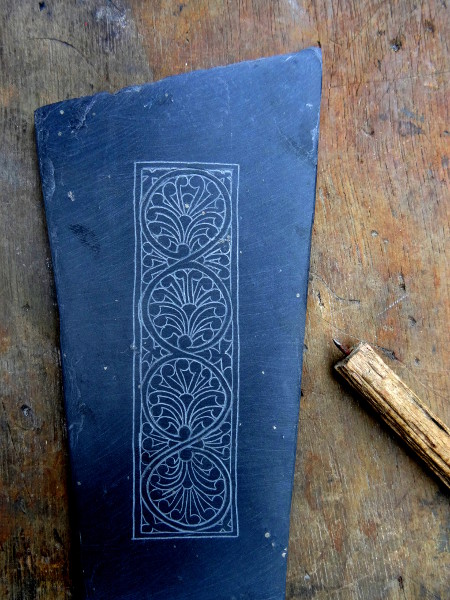 in the workshop: Slate engraving