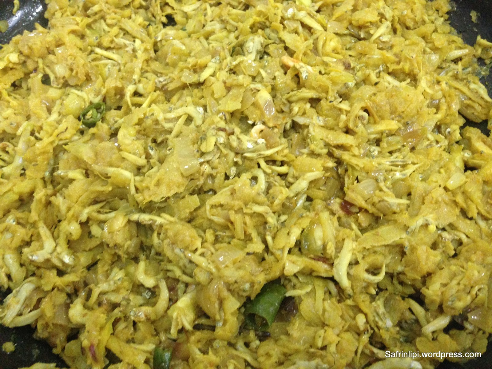 Safrinlipi: Kaski fish (Small fish) with Drumstick pulp সজনে শাঁস দিয়ে ...