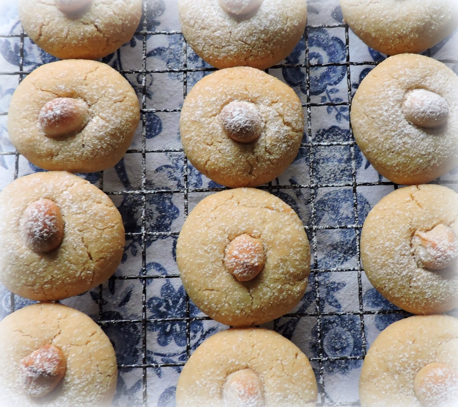 Macadamia Shortbread Cookies | The English Kitchen