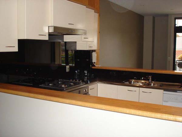 Black Kitchen Splashback @ The Kitchen Design
