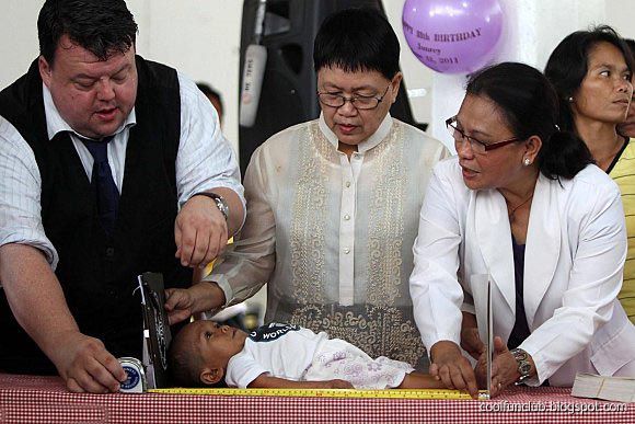 .: Shortest Boy in the World From Philippines