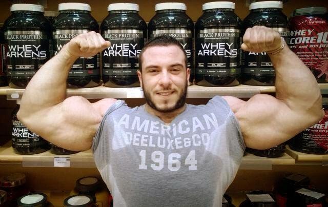 Muscle Lover: French junior bodybuilder Lorenzo Becker