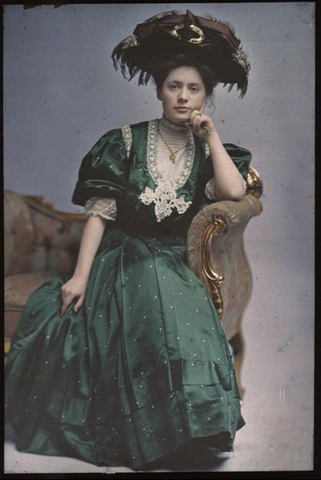 Vintage Fashion in Autochrome – Stunning Portraits of Women in Dresses ...