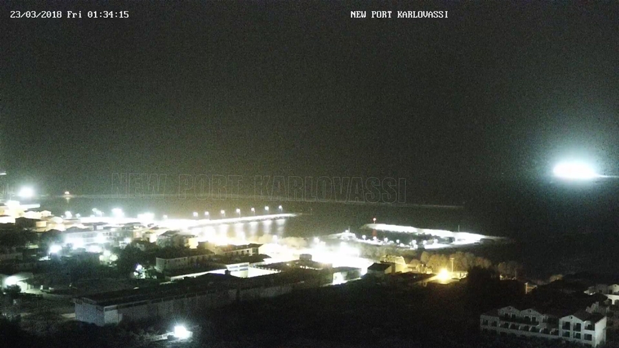 New Port Karlovassi: Ο χθεσινός αέρας "πήρε" και τα φώτα του μεγάλου ...