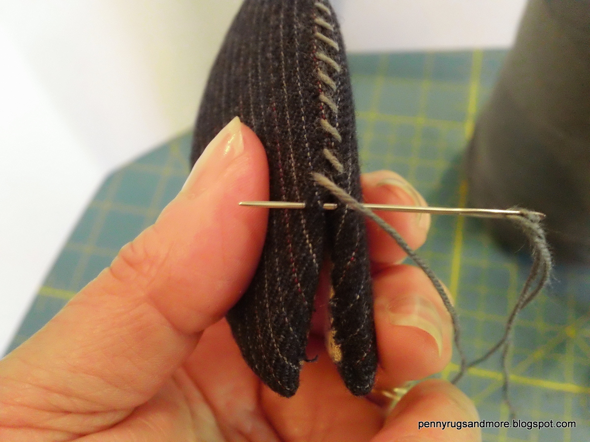 Penny Rugs and More: Pinch Purse Tutorial