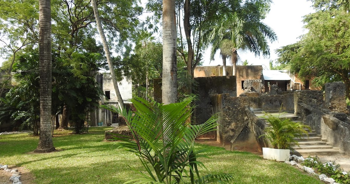 POR TIERRA POR LA TIERRA: Las Ruinas de Mbweni