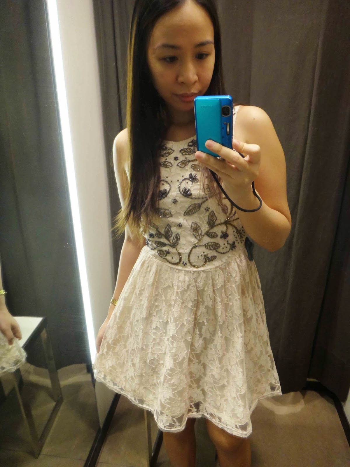 Cupkaye Dressing Room Selfie 04