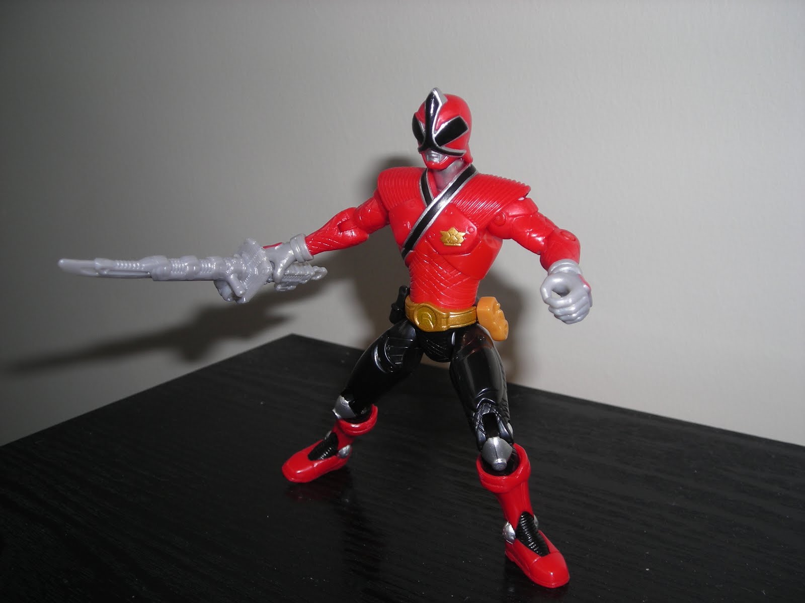 My Shiny Toy Robots: Toybox REVIEW: Power Rangers Samurai Mega Red Ranger