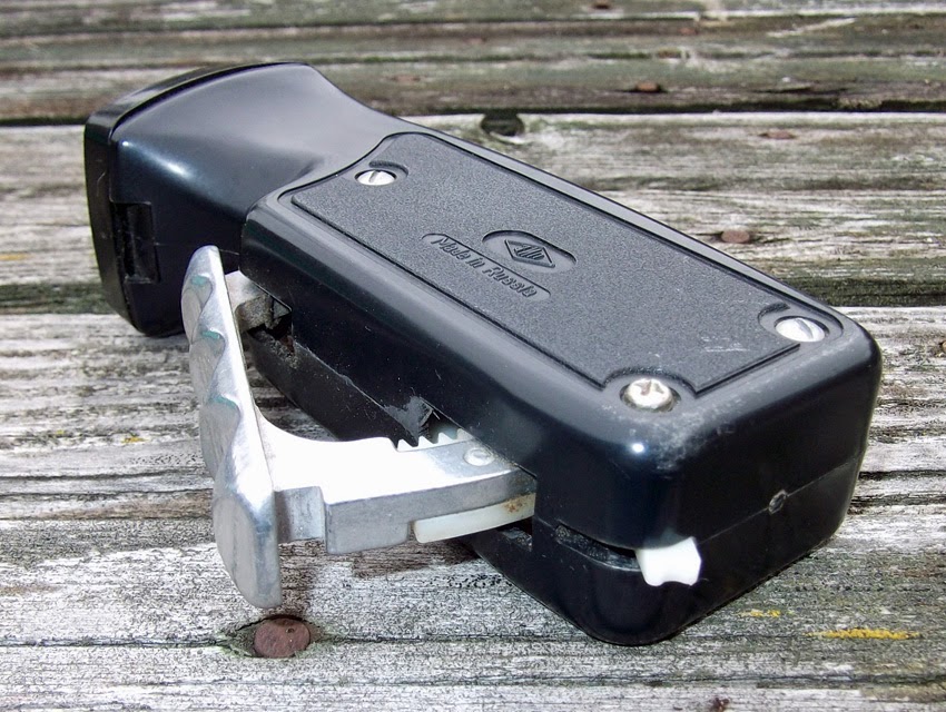 VreMax: Mechanically Powered Flashlight